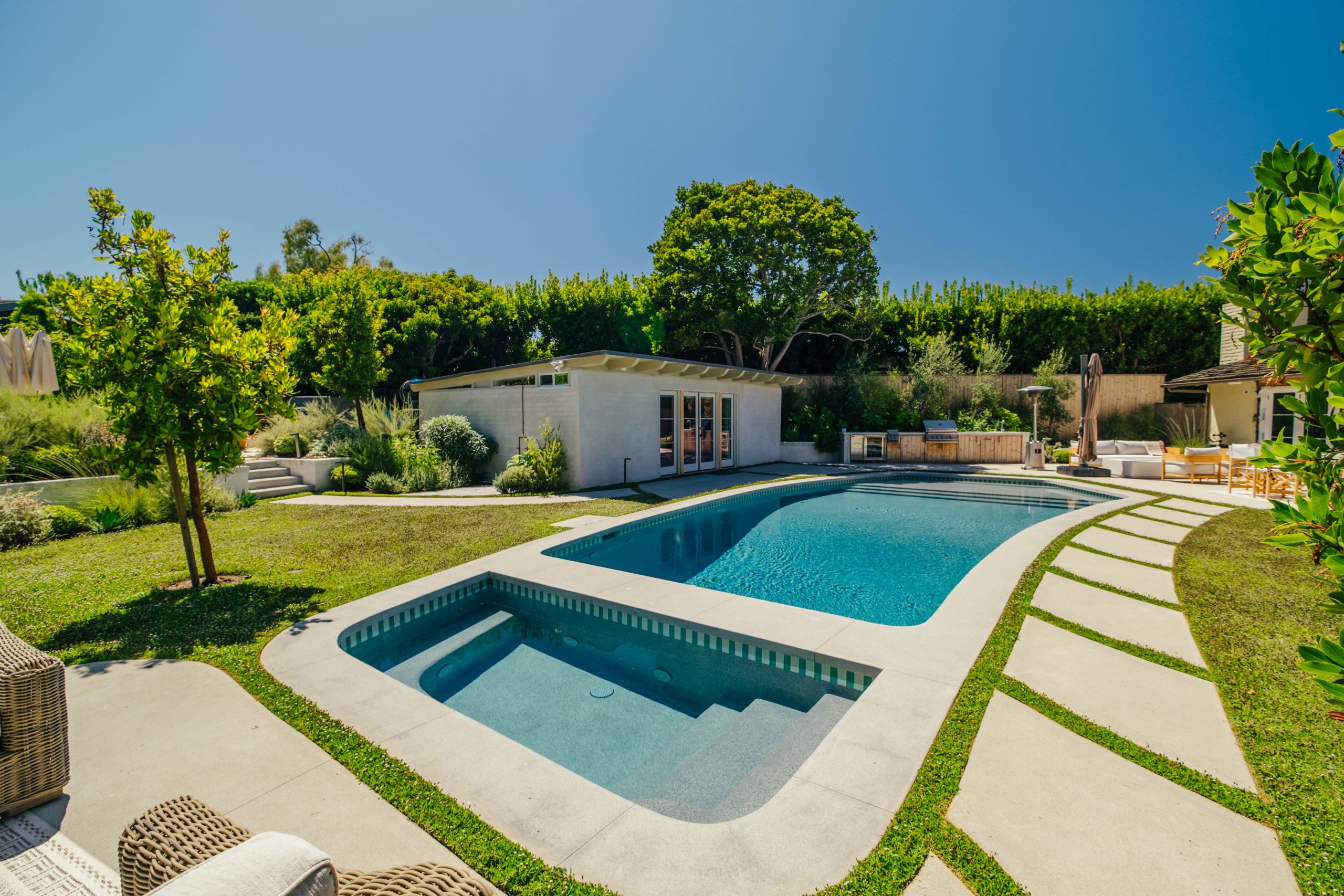 Pool Builder Near Me | Rosewood Landscape Palos Verdes