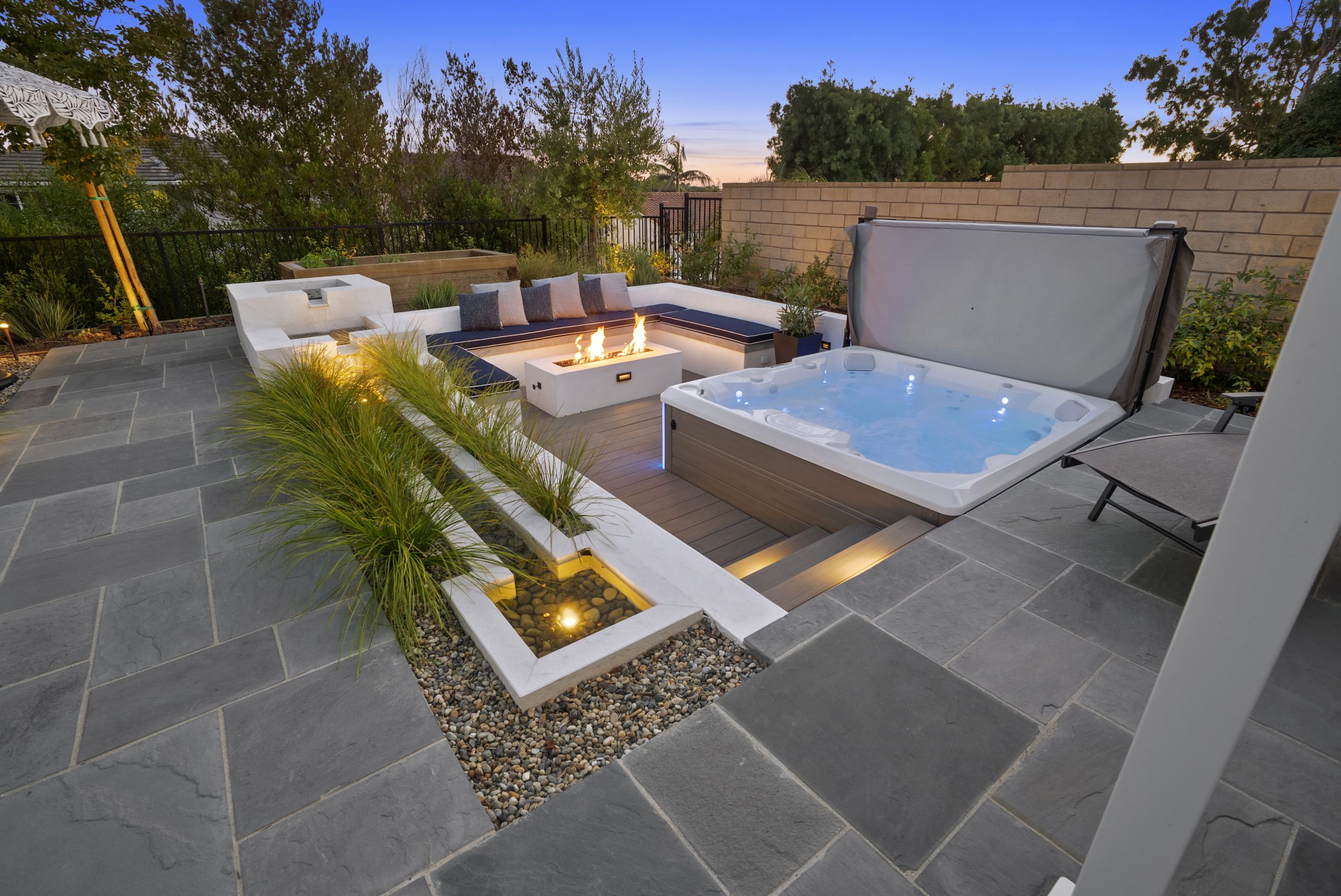Jacuzzi® Spa vs Built-In Spa: Which Is Best for Your Palos Verdes ...